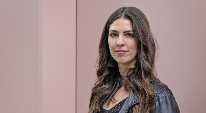 Anna Mathur Speaker Agent | Hire Psychotherapy Speaker